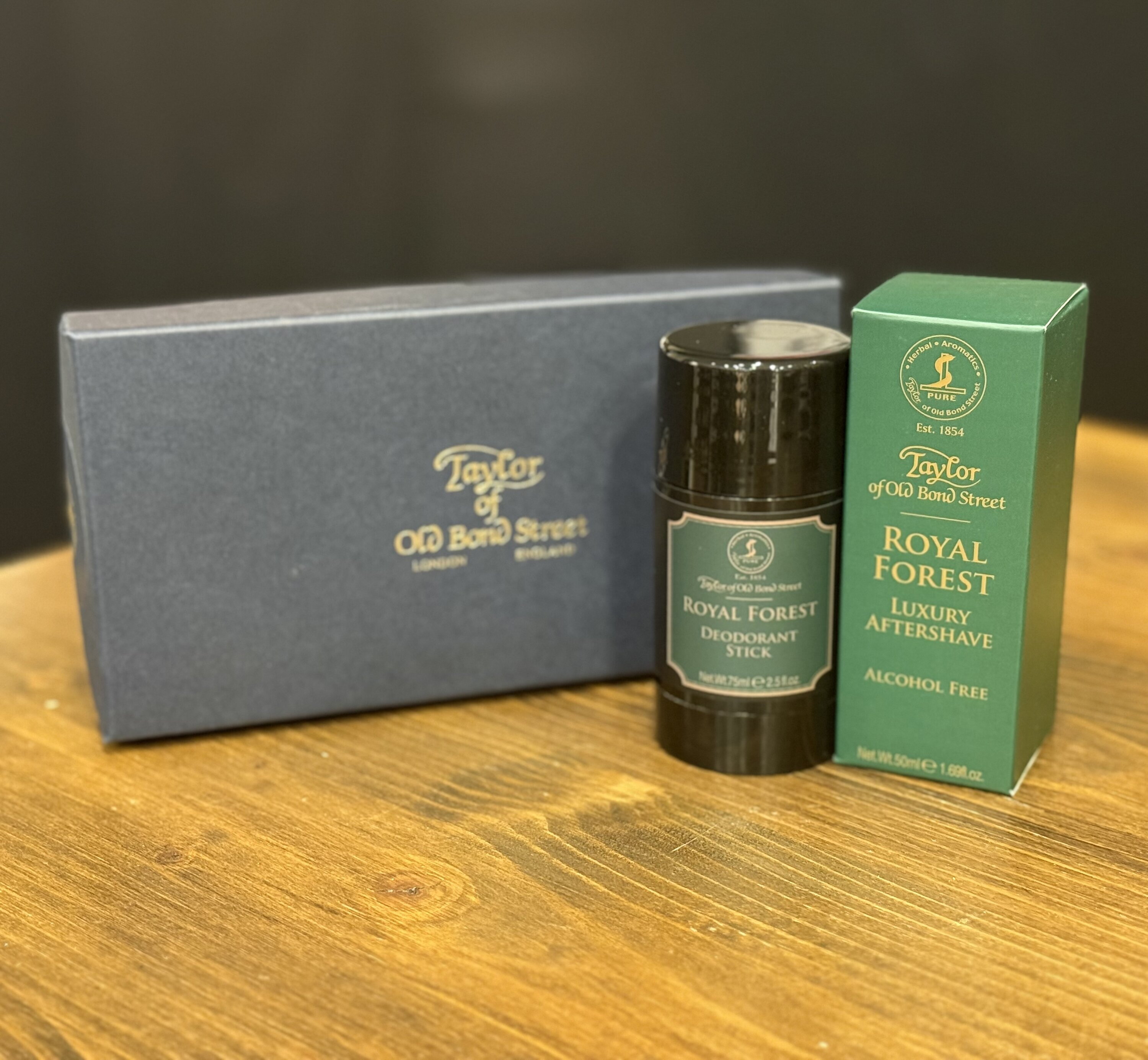 Gift set Taylor Of Old Bond Street Royal Forest Deodorant and aftershave for any skin type ...